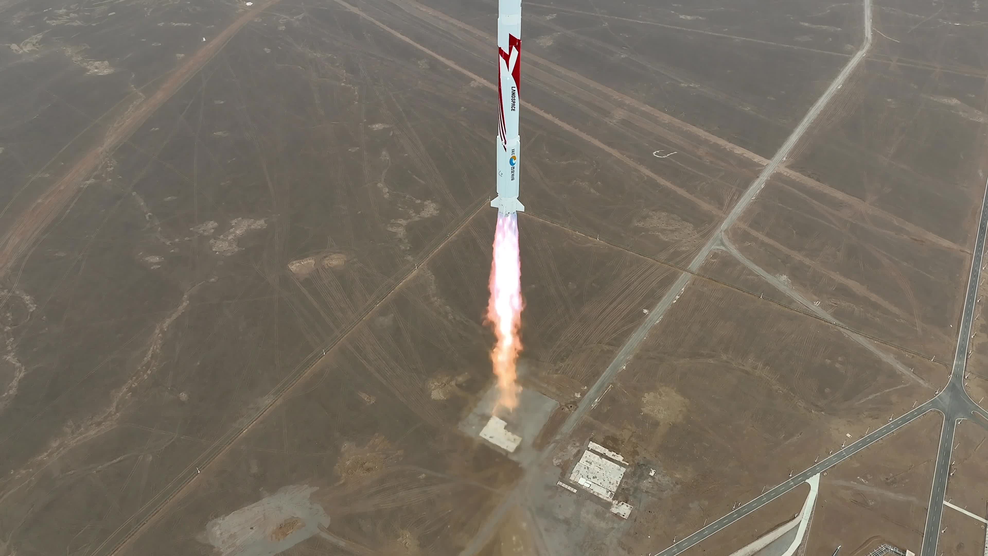 China sukses luncurkan roket pengangkut dengan bahan bakar oksigen ...