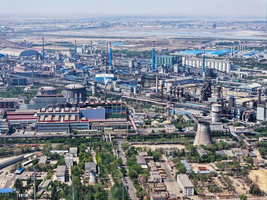 Baotou, kota baja di atas padang rumput di Mongolia Dalam, China utara