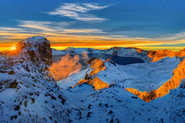 POTRET Kilau Pegunungan Changbai di Musim Dingin