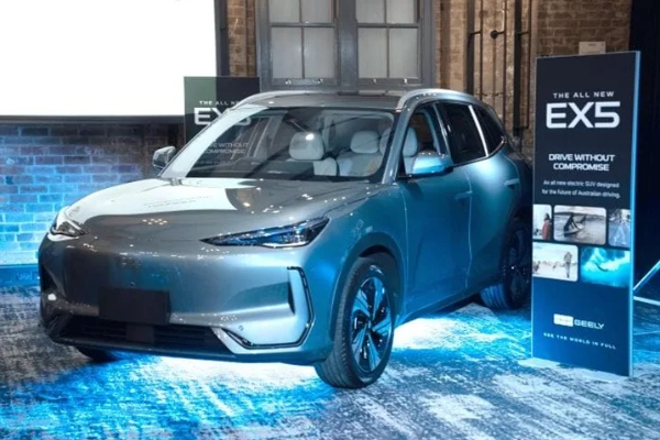 Produsen Mobil Geely Luncurkan Model Kendaraan Listrik EX5 di Indonesia